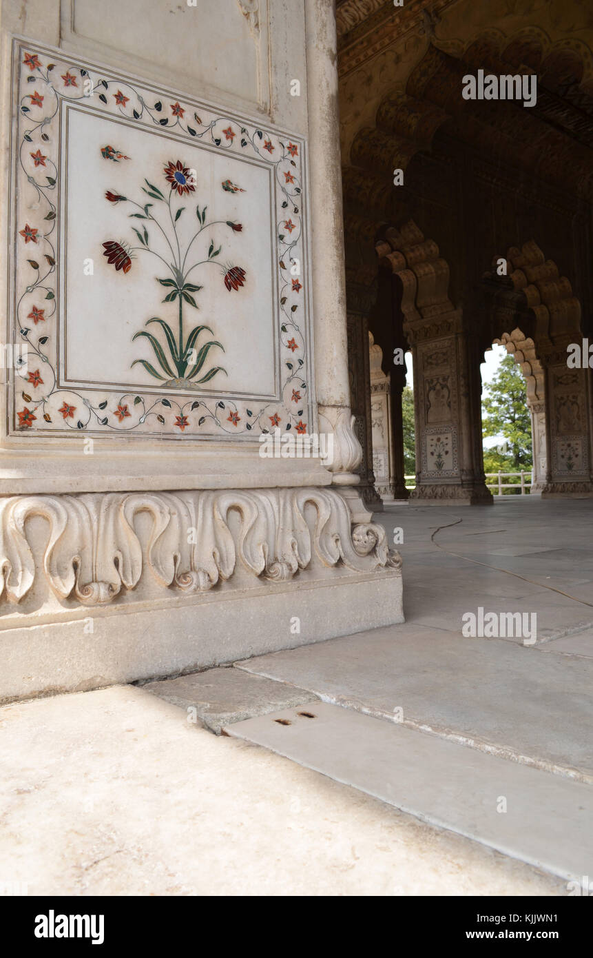 Beautiful ornate passageway in Red Fort area India Stock Photo - Alamy