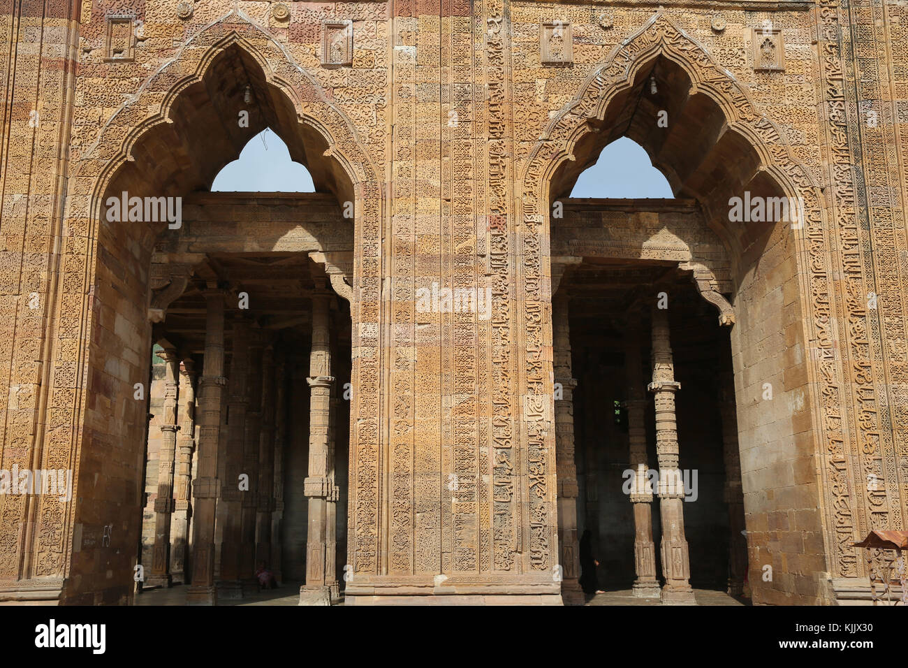 Ruins of Adhai-din-ka-jhonpra mosque (known as the 2 1/2 day shed ...