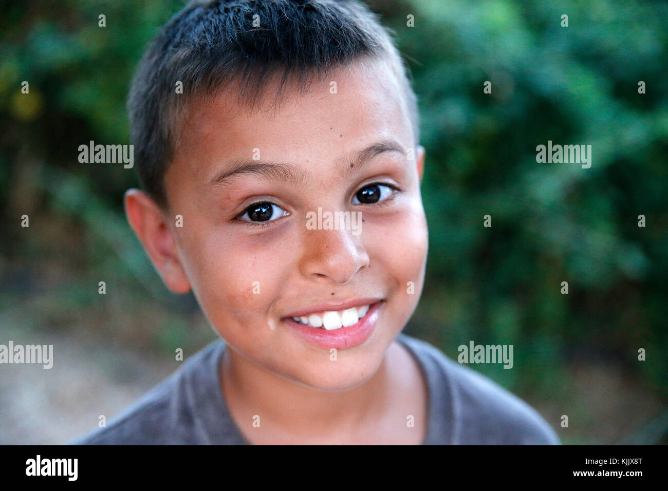 Smiling boy hi-res stock photography and images - Alamy