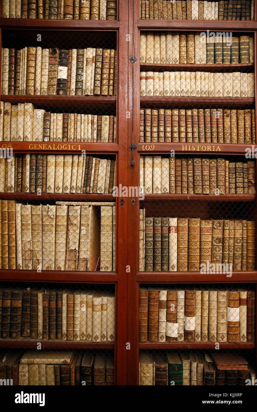 Library italy hi-res stock photography and images - Alamy