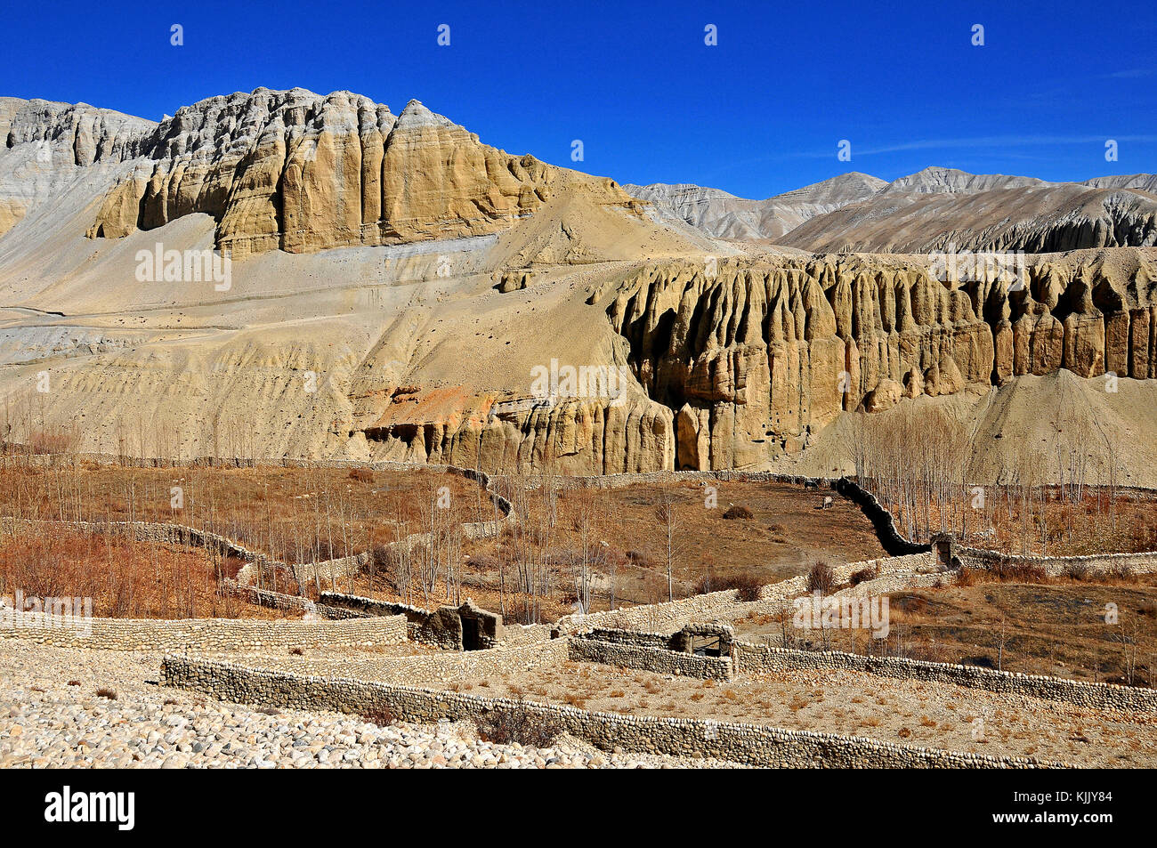 Tsarang village landscape, Mustang. Nepal Stock Photo - Alamy