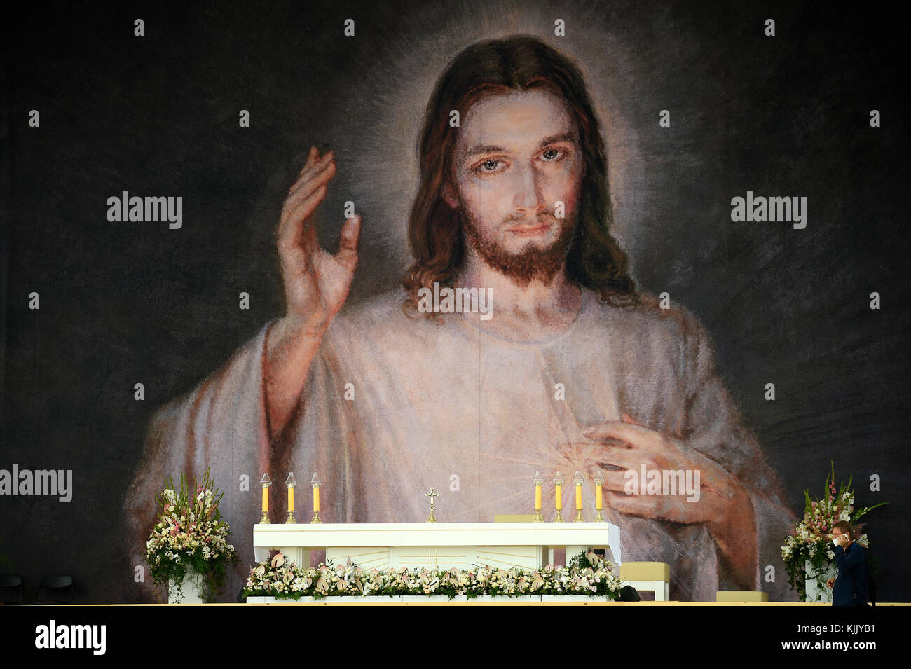 Jesus altar hi-res stock photography and images - Alamy