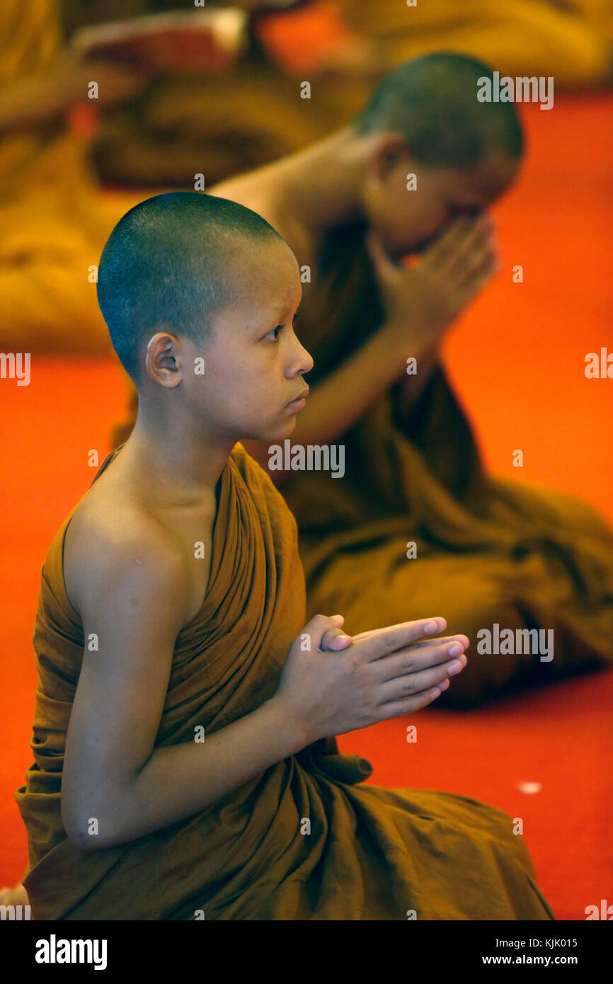 Novice bouddhiste hi-res stock photography and images - Alamy