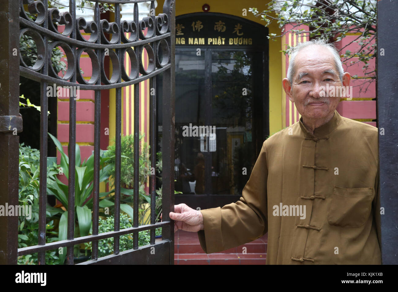 Chinese bonze hi-res stock photography and images - Alamy