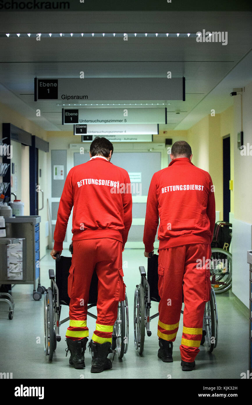 Two members of the ambulance service (medizinischer Rettungsdienst ...