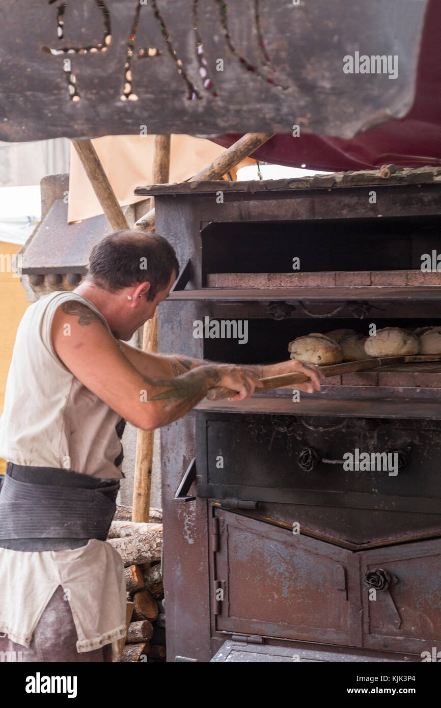 Medieval food baker hi-res stock photography and images - Alamy