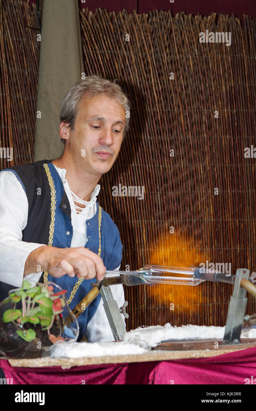 Medieval master craftsman hi-res stock photography and images - Alamy