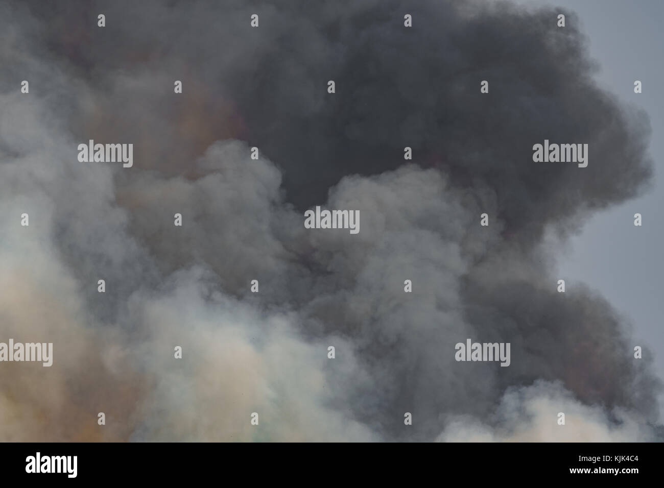 Smoke from wild fire background Stock Photo - Alamy