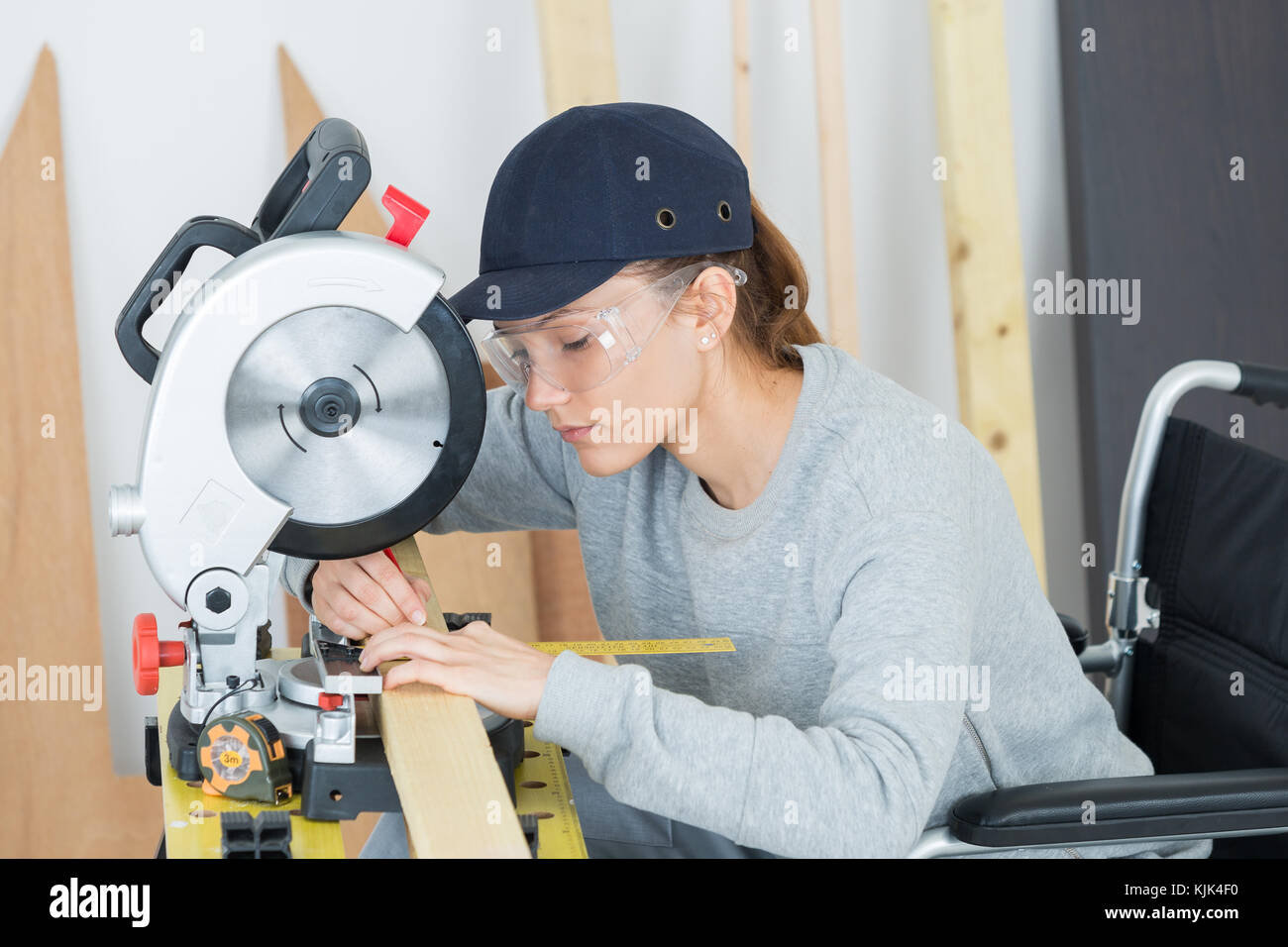 Female handicapped hi-res stock photography and images - Alamy
