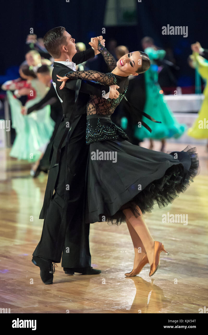 dancers dancing standard dance Stock Photo - Alamy