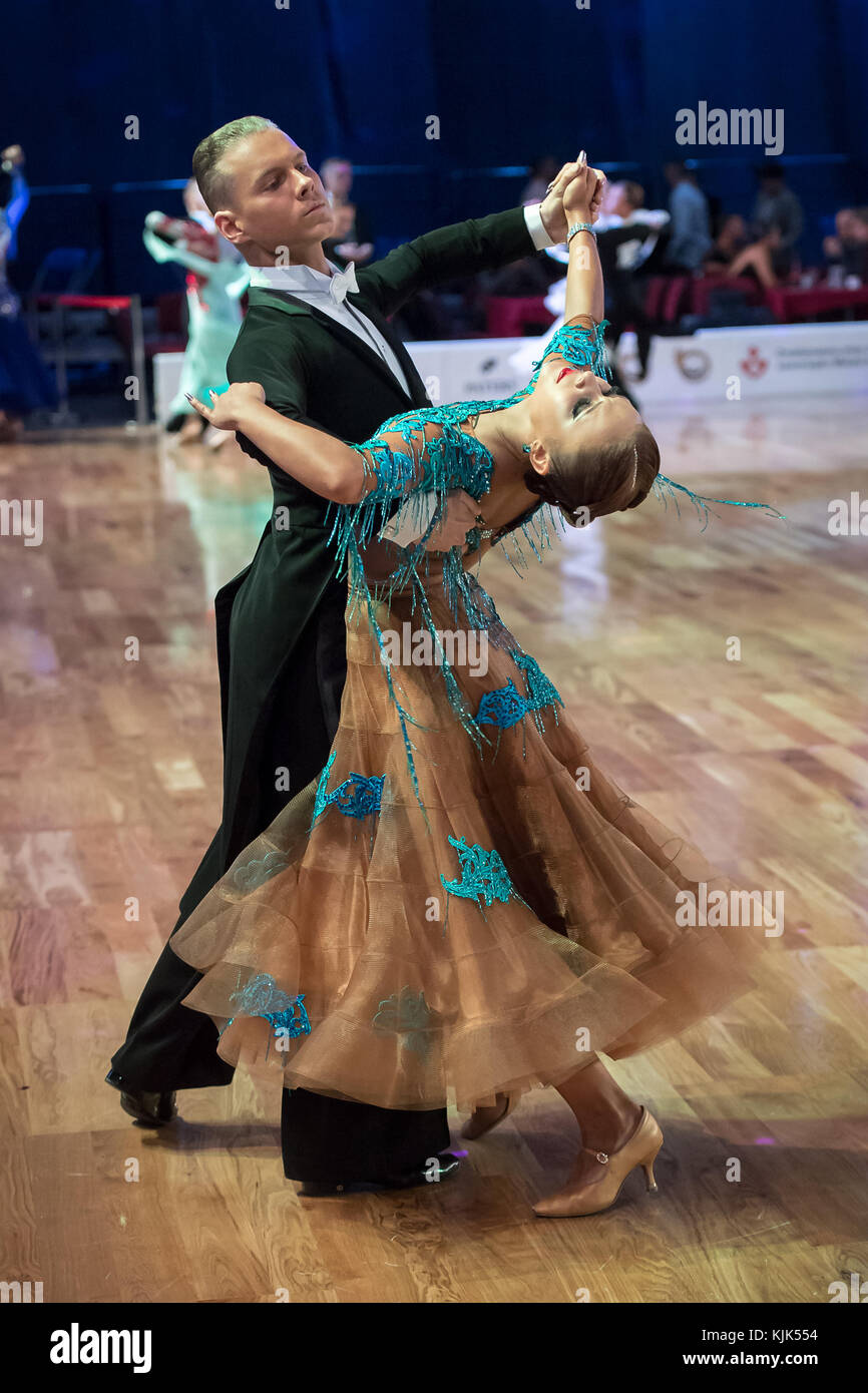 dancers dancing standard dance Stock Photo - Alamy