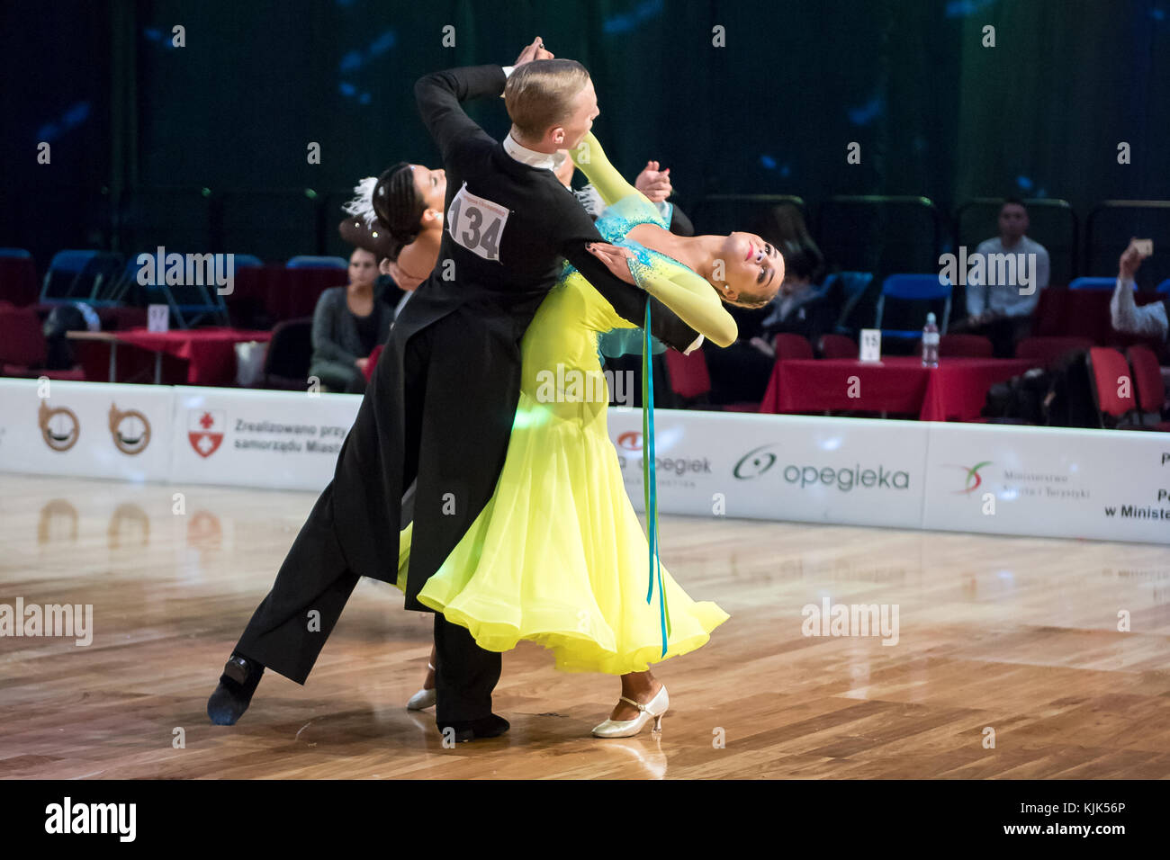 dancers dancing standard dance Stock Photo - Alamy