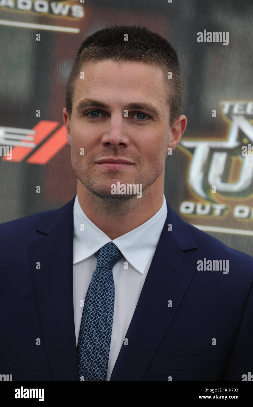NEW YORK, NY - MAY 22: Stephen Amell attends the 'Teenage Mutant Ninja ...