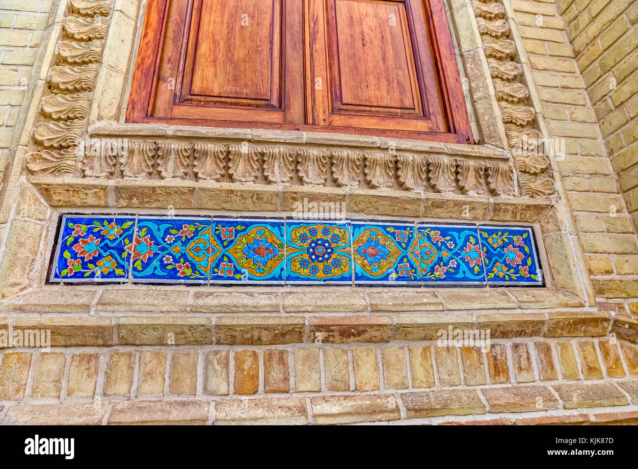Tiles facade hi-res stock photography and images - Alamy