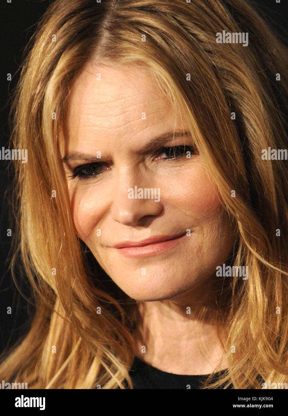 NEW YORK, NY - JANUARY 05: Jennifer Jason Leigh attends the 2015 ...