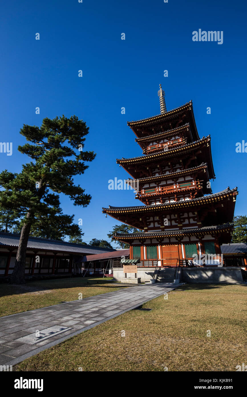 Yakushiji Tenple Pagoda - Yakushiji was constructed by Emperor Tenmu in ...