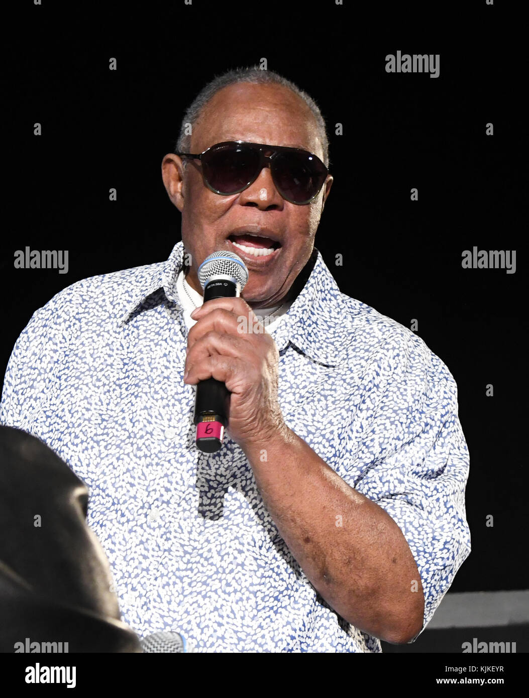 Hotel porter us hi-res stock photography and images - Alamy