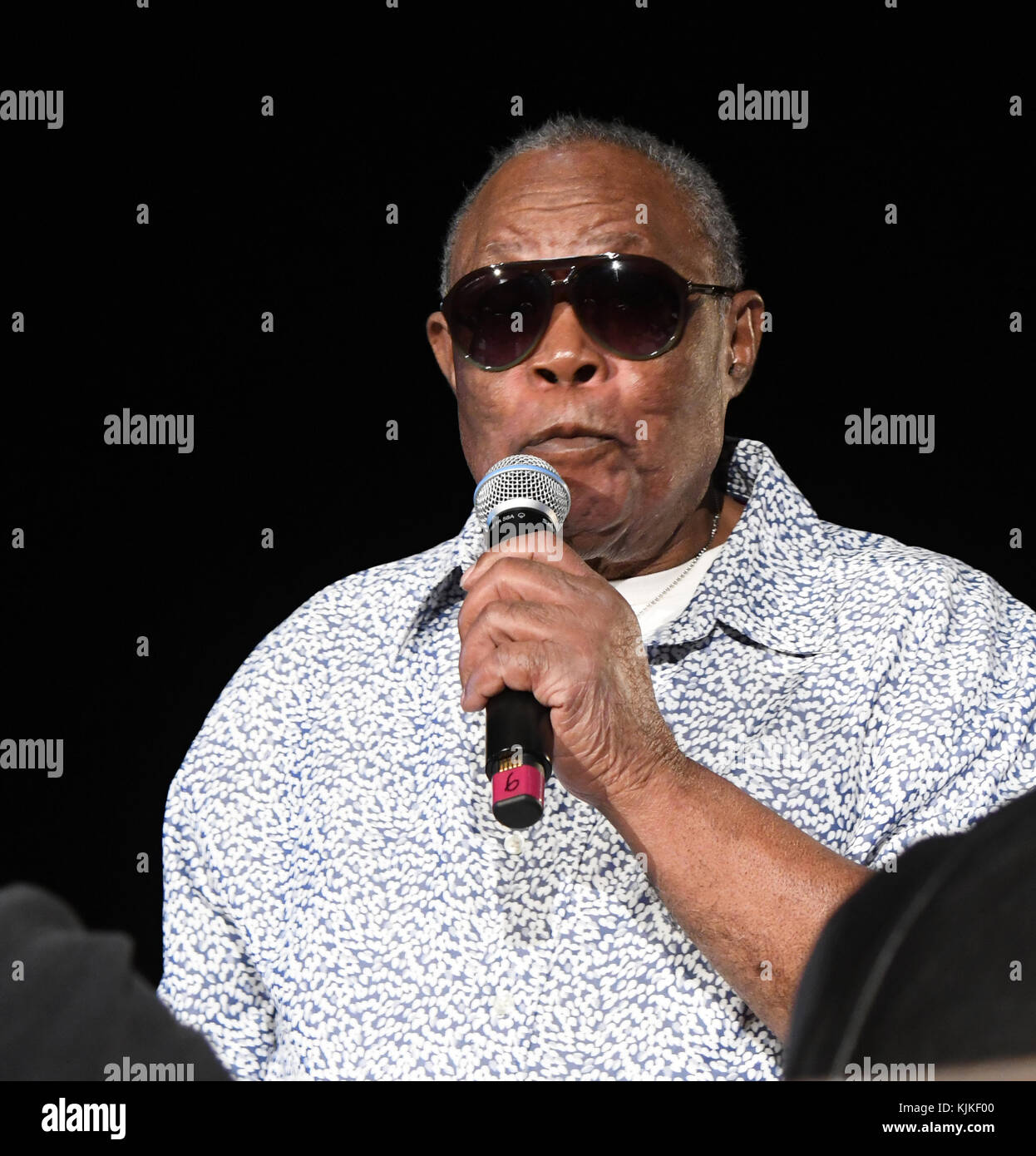 Hotel porter us hi-res stock photography and images - Alamy