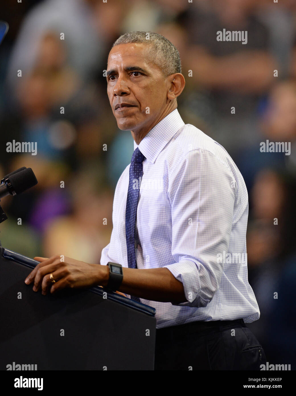 MIAMI, FL - NOVEMBER 03: President Barack Obama speaks during a ...