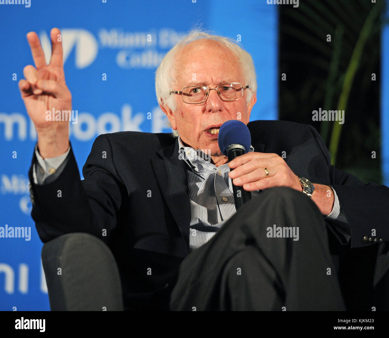 Bernie sanders headshot hi-res stock photography and images - Alamy