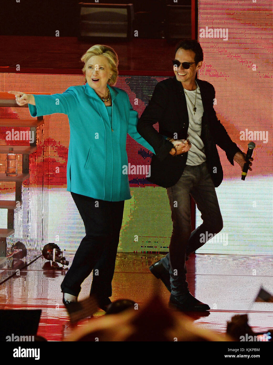 MIAMI, FL - OCTOBER 20: Jennifer Lopez, Hillary Clinton and Marc ...