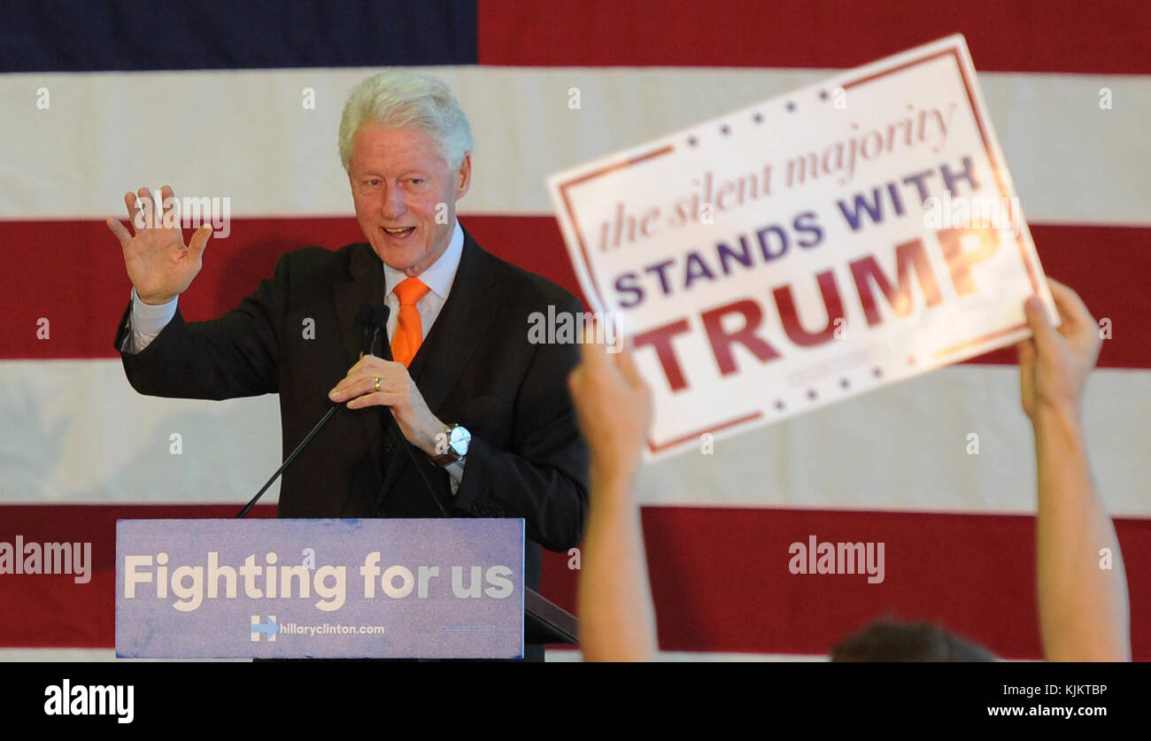 RIVIERA BEACH, FL - FEBRUARY 15: Former U.S. President Bill Clinton ...