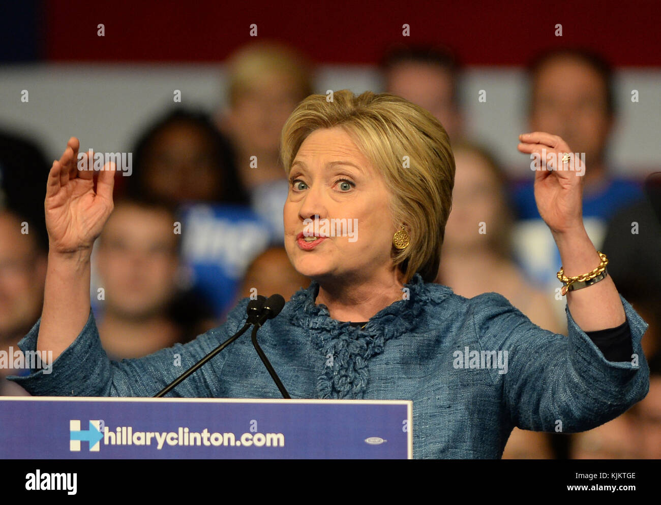 WEST PALM BEACH, FL - MARCH 15: Democratic presidential candidate ...