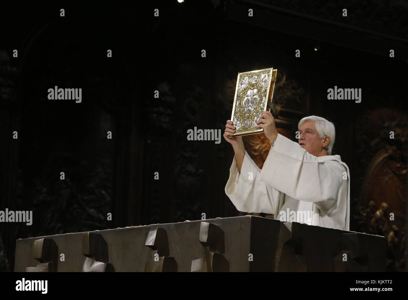 Ecumenical celebration in Notre Dame cathedral, Paris. France Stock ...