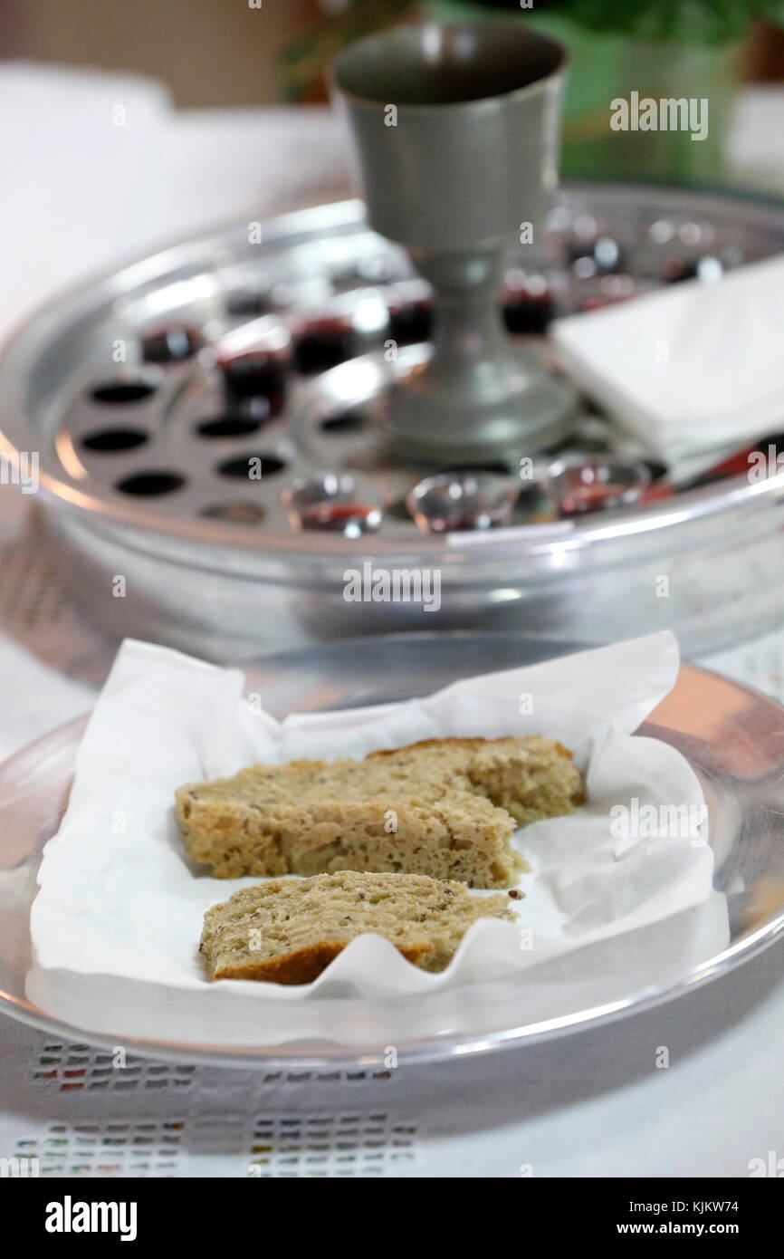 Communion service hi-res stock photography and images - Alamy