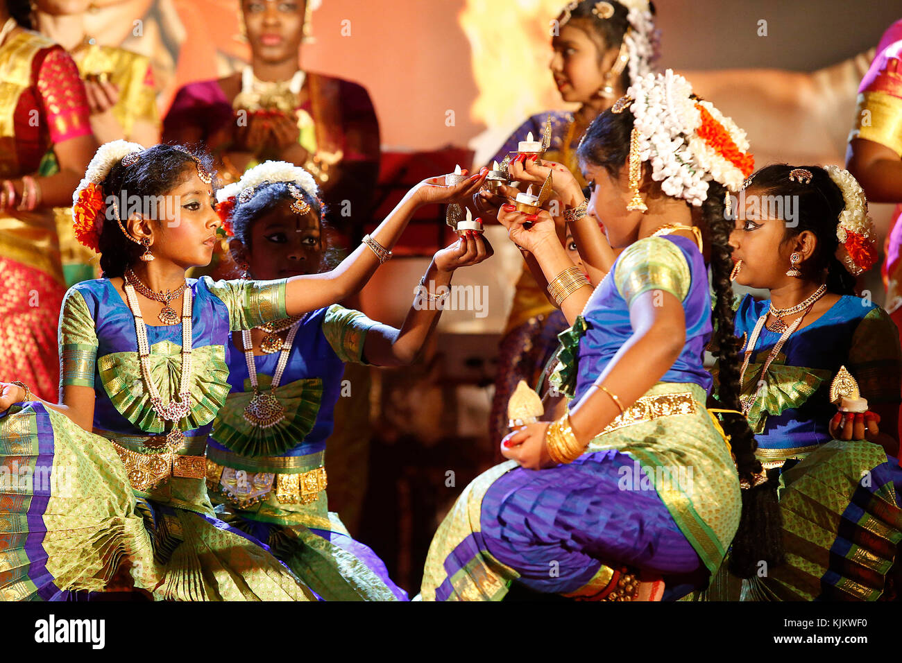 Tamil girl hi-res stock photography and images - Alamy