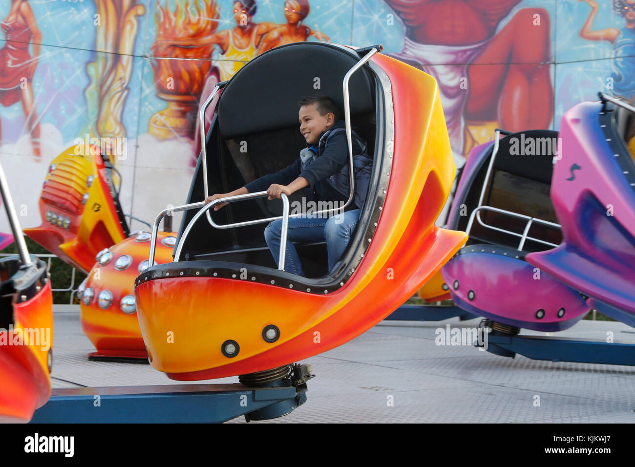 Fun fair hi-res stock photography and images - Alamy