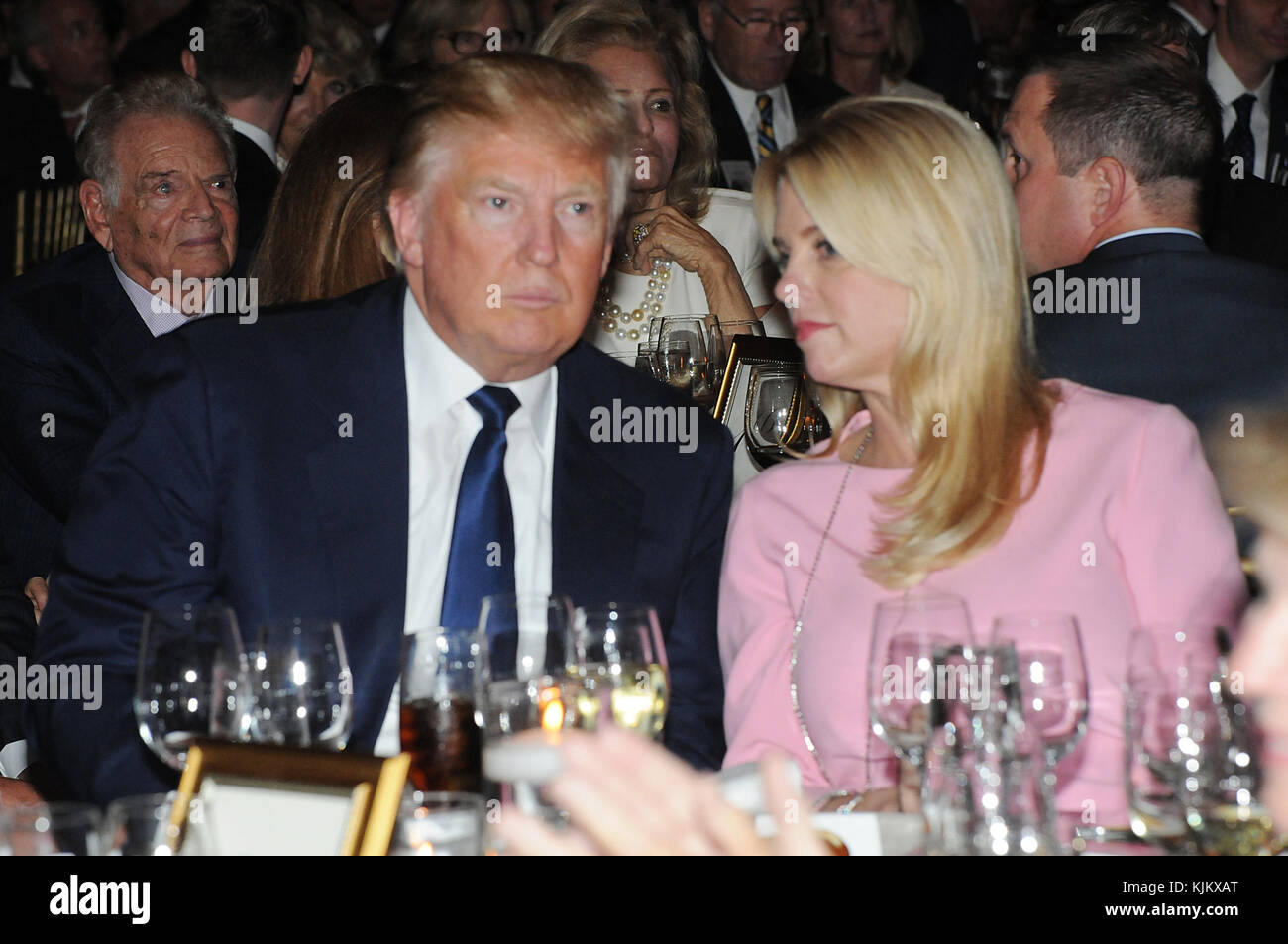 PALM BEACH, FL - MARCH 11: Donald Trump dining with Pam Bondi the ...