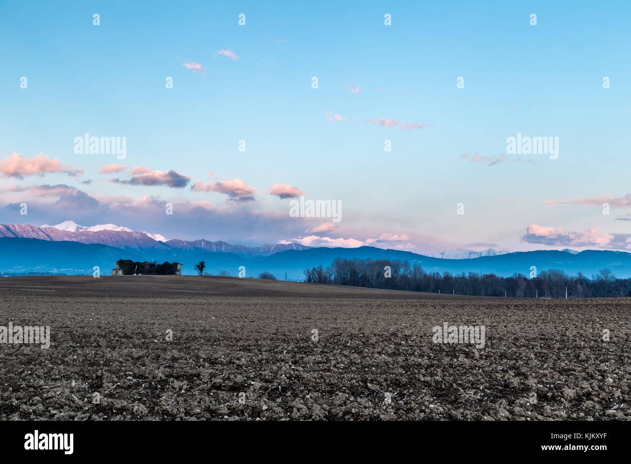 an abandoned and ruined farm in the fields of Italy Stock Photo - Alamy