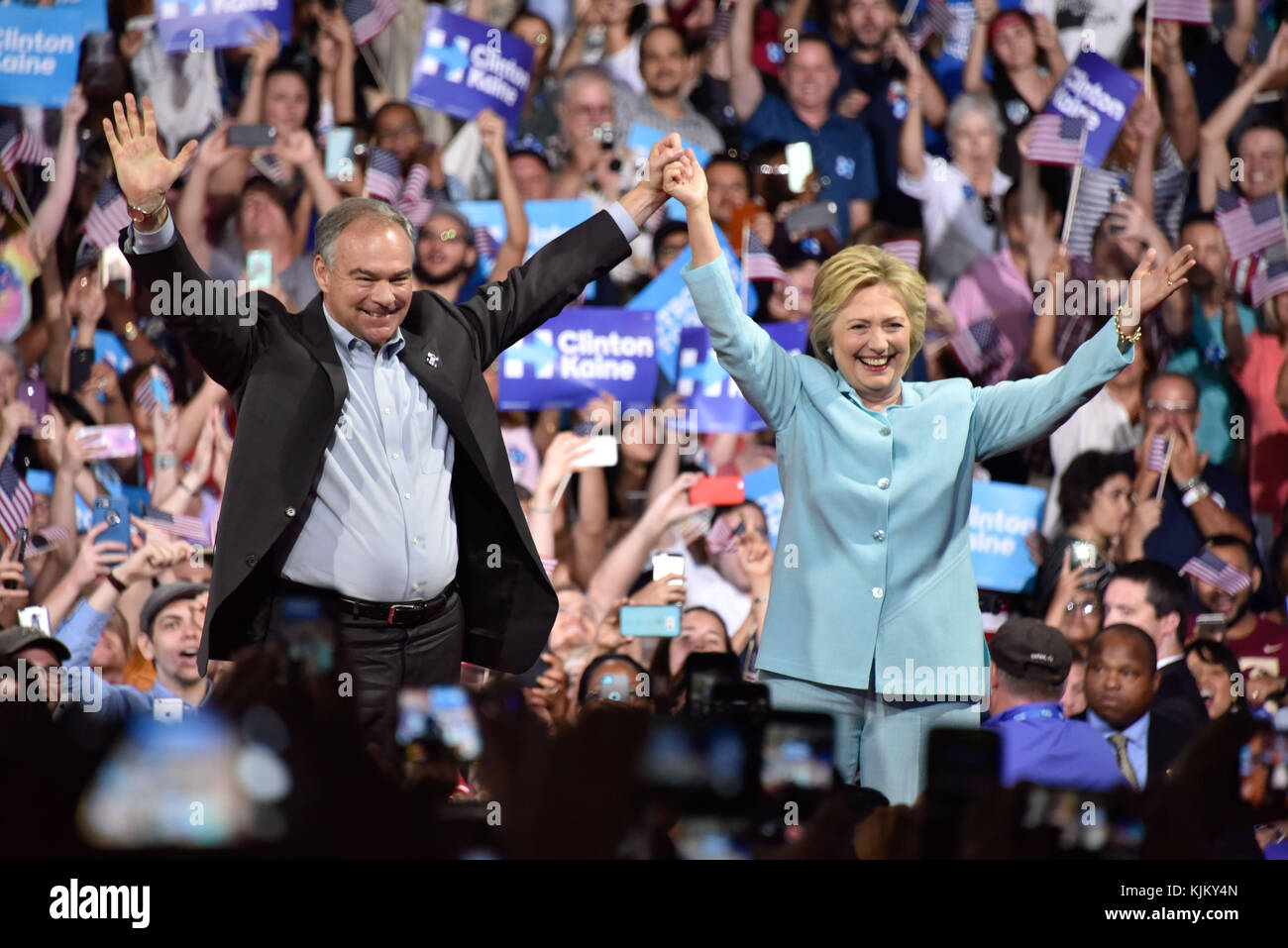 MIAMI, FL - JULY 23: Democratic presidential candidate former Secretary ...