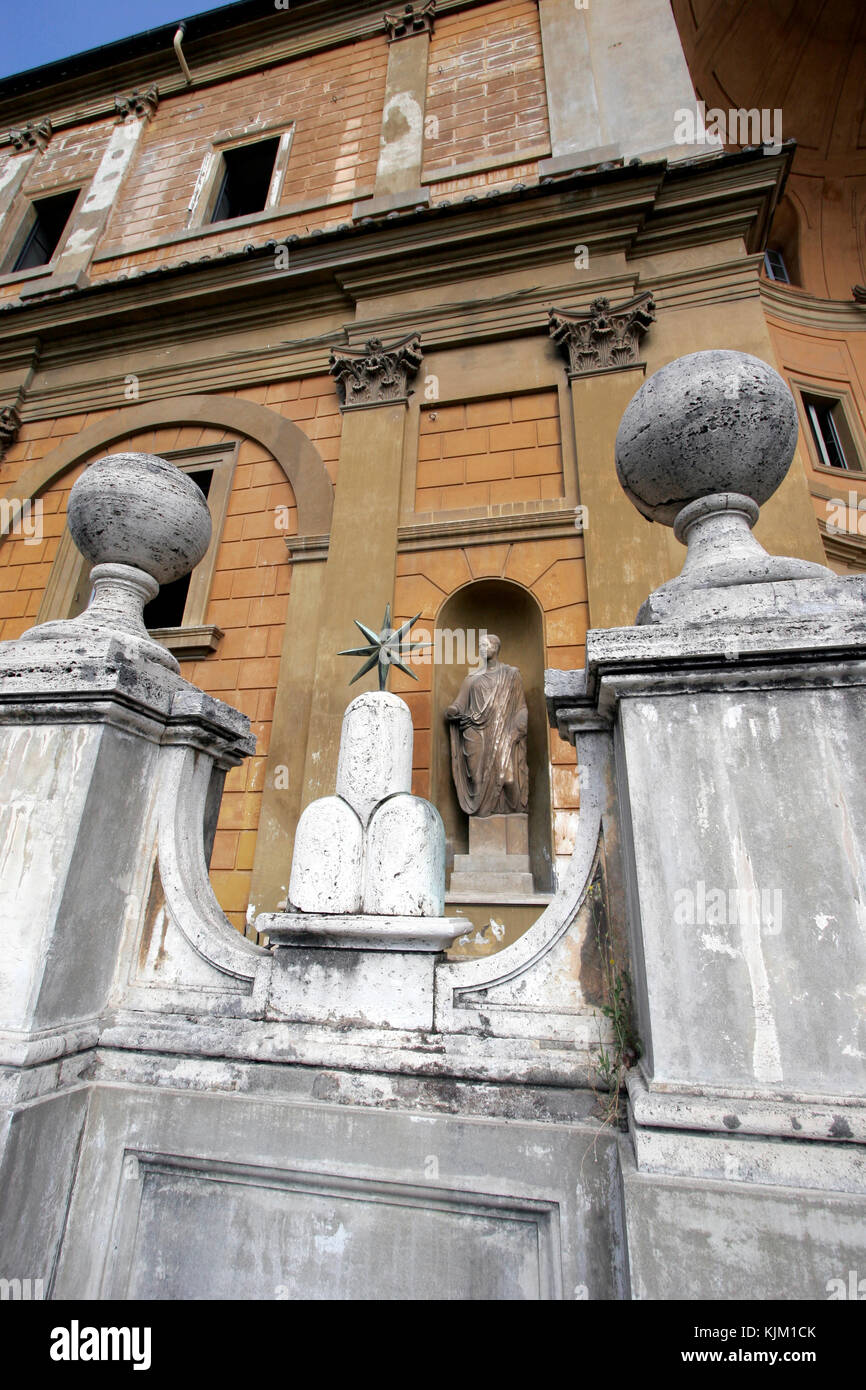 Vatican Museum Courtyard Stock Photo - Alamy