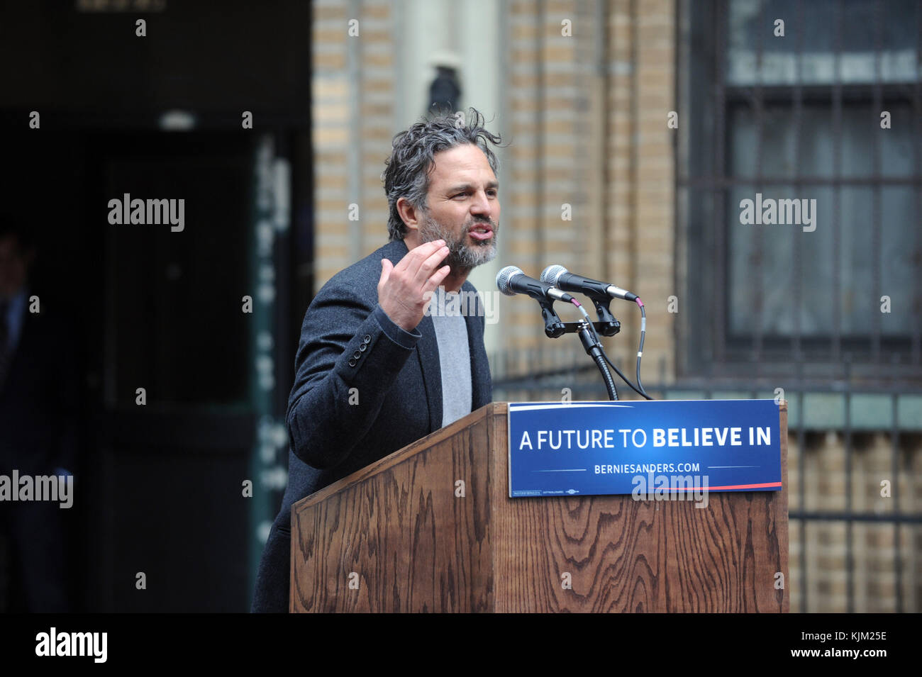NEW YORK, NEW YORK - APRIL 08: Actor Mark Ruffalo introduces Bernie ...