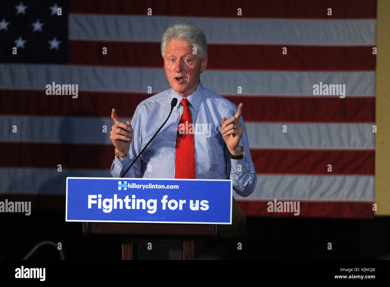 EDISON, NJ - MAY 27: Former US president Bill Clinton rallies Hillary ...