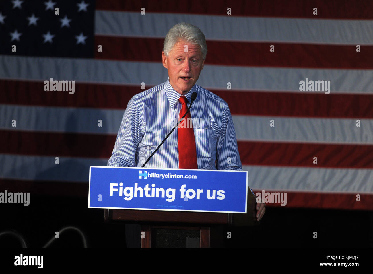 EDISON, NJ - MAY 27: Former US president Bill Clinton rallies Hillary ...