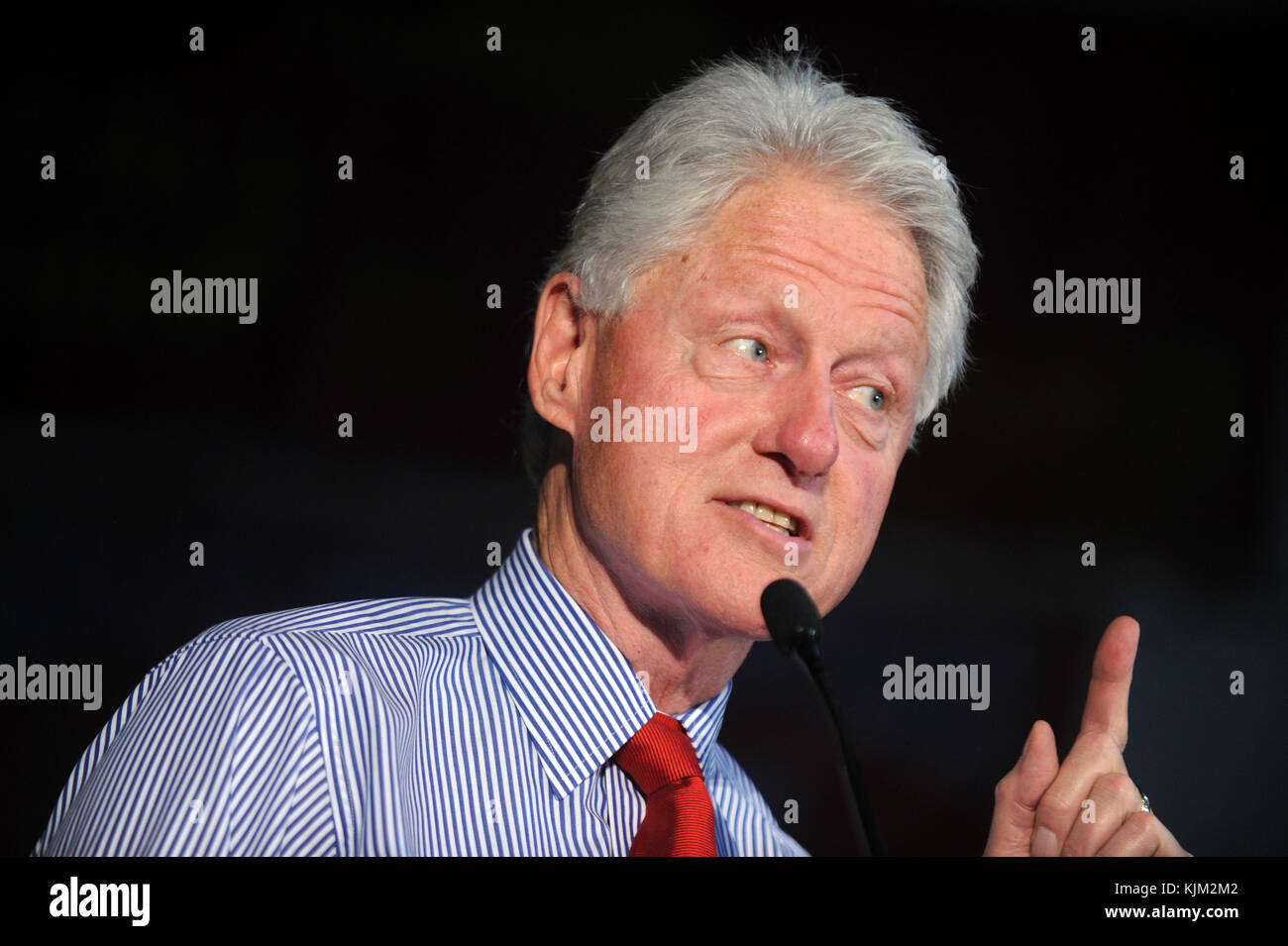 EDISON, NJ - MAY 27: Former US president Bill Clinton rallies Hillary ...
