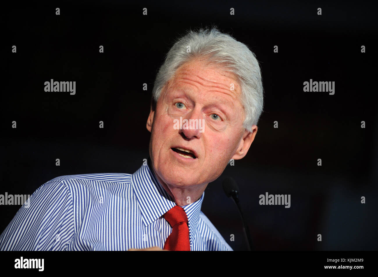 EDISON, NJ - MAY 27: Former US president Bill Clinton rallies Hillary ...