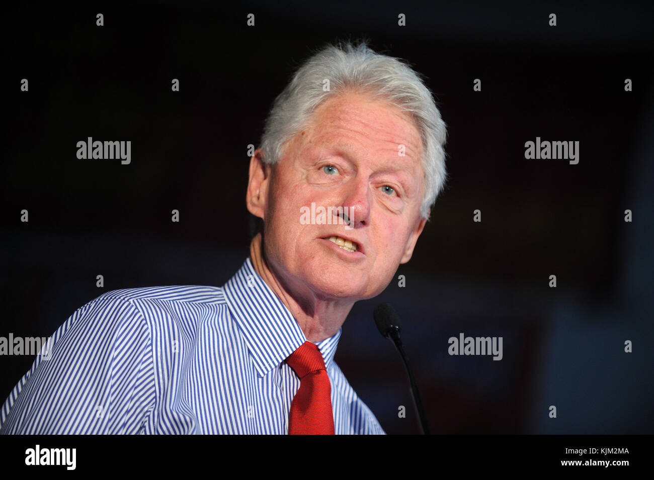 EDISON, NJ - MAY 27: Former US president Bill Clinton rallies Hillary ...