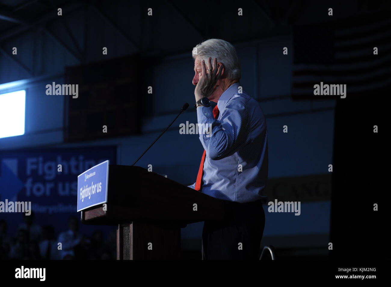 EDISON, NJ - MAY 27: Former US president Bill Clinton rallies Hillary ...