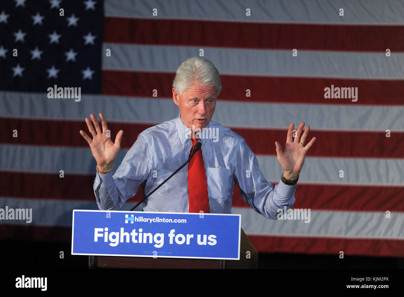 EDISON, NJ - MAY 27: Former US president Bill Clinton rallies Hillary ...