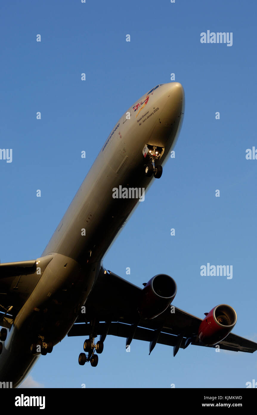 Landing approach views hi-res stock photography and images - Alamy