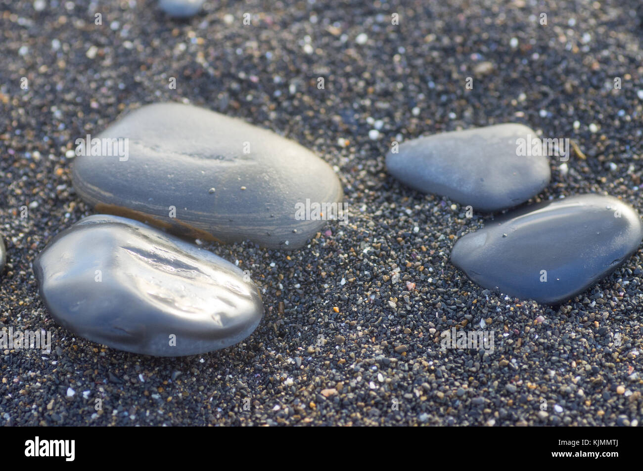 Round smooth stones hi-res stock photography and images - Alamy