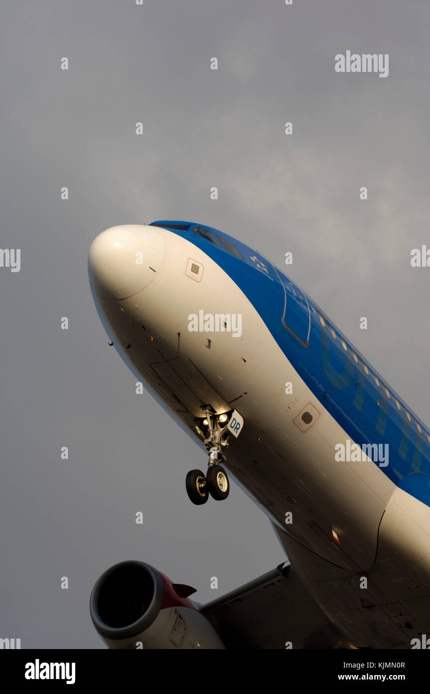 IAE V2527-A5 engine cowlings and nosewheel undercarriage of a bmi ...