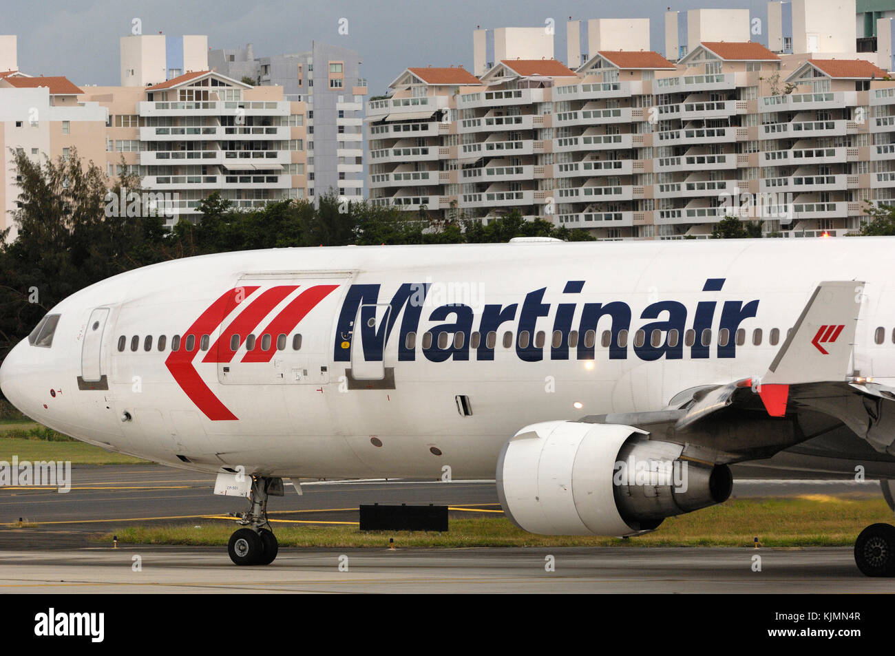 The winglet, PW4462 engine cowling, nosewheel undercarriage, windshield ...