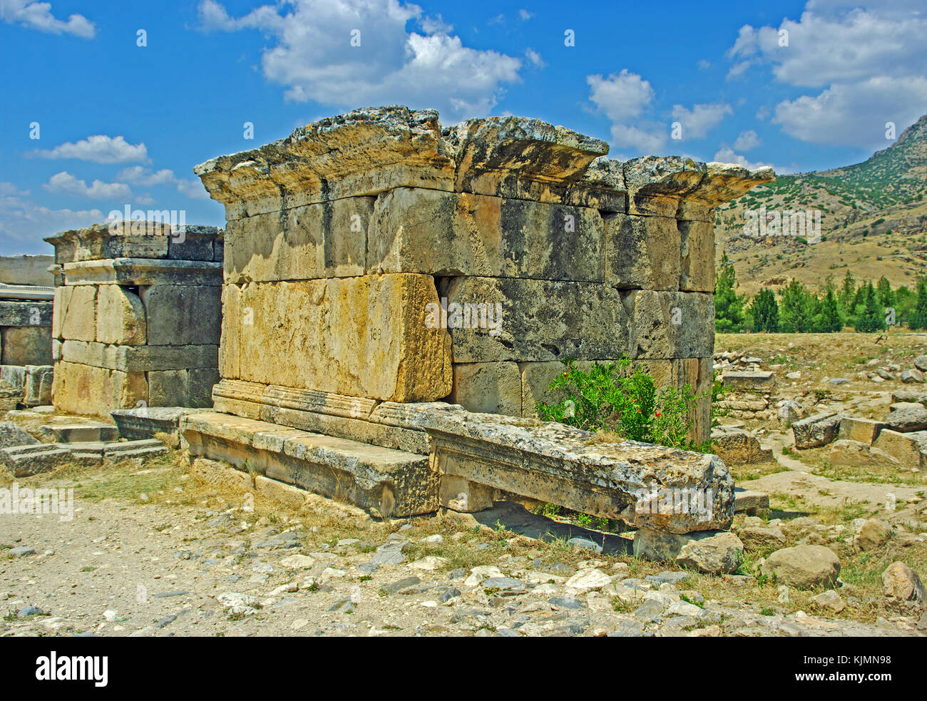 Necropolis ancient graveyard hi-res stock photography and images - Alamy