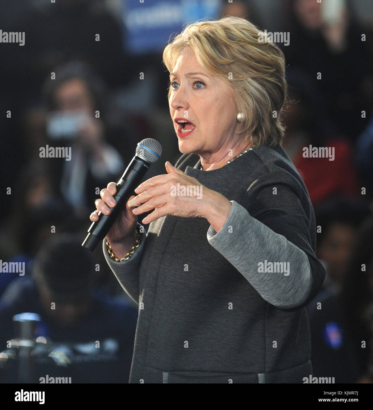 NEW YORK, NY - APRIL 05: Democratic presidential candidate Hillary ...
