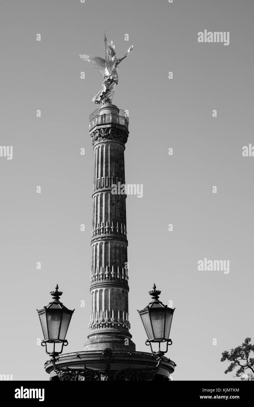 Viktoria statue hi-res stock photography and images - Alamy